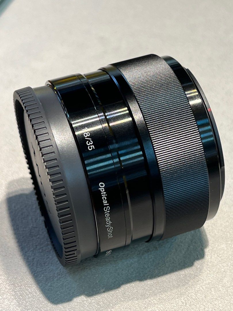 Sony E 35mm F1.8 大光圈 成像靚 影人影景影食物影product 影貓影狗 等效大約50mm apsc專用 必配鏡頭 zve10 a5100 a6000 a6400 a6300 ...