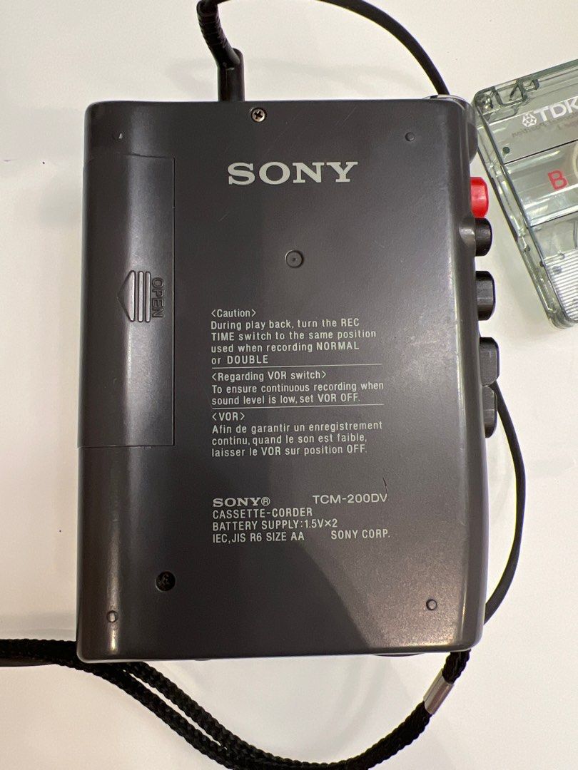 SONY TCM-200DV Standard Cassette Recorder, 音響器材, 錄音機 - Carousell