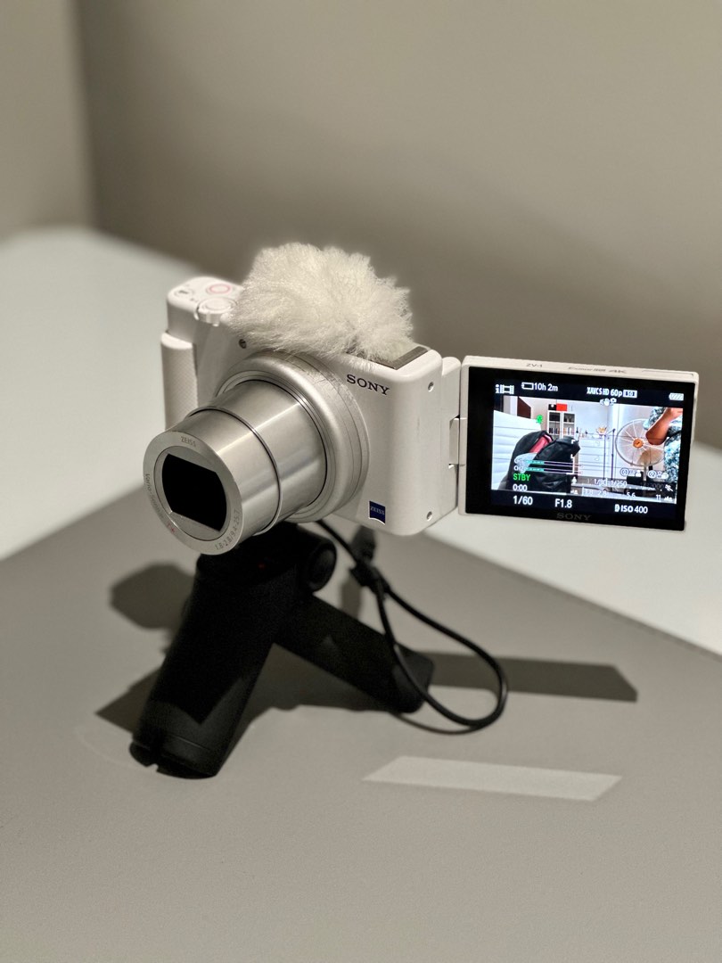 sony zv 1 white with shopting grip on Carousell