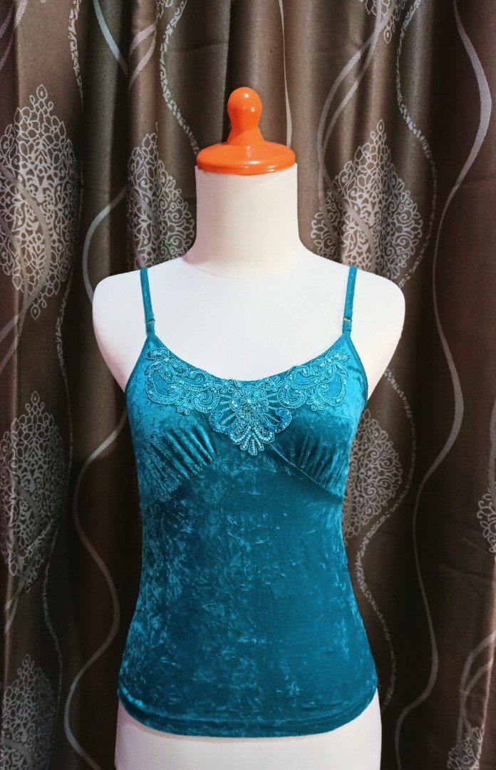 Tangtop Velvet, Fesyen Wanita, Pakaian Wanita, Atasan di Carousell