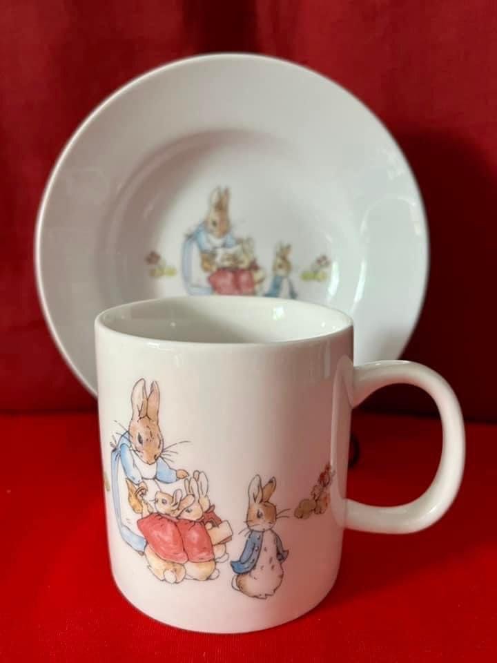 THE WORLD OF PETER RABBIT Mug & Deep Saucer (6x1’), Furniture & Home ...