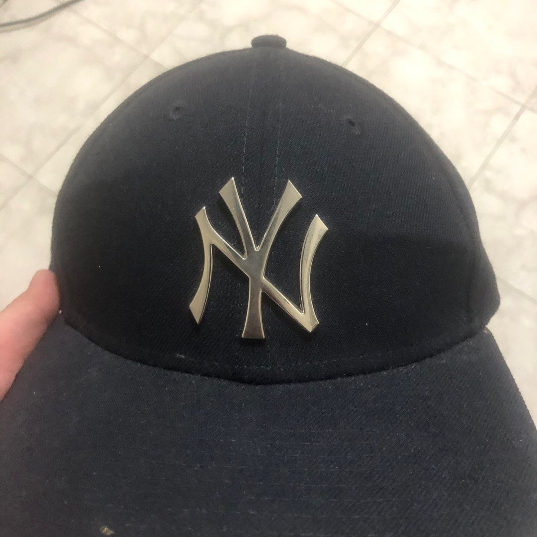 Topi new era original, Fesyen Pria, Aksesoris, Topi di Carousell