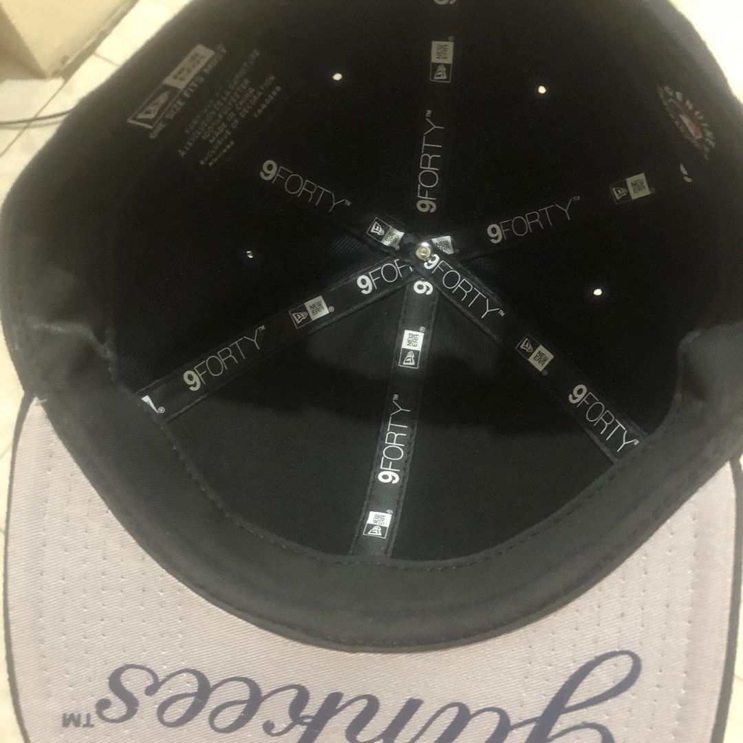 Topi new era original, Fesyen Pria, Aksesoris, Topi di Carousell