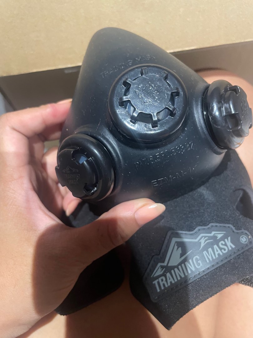 TRAININGMASK Elevation Mask, Sports Equipment, Exercise & Fitness ...