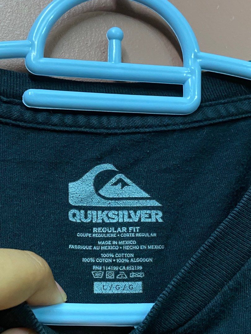 TSHIRT QUICKSILVER, Men's Fashion, Activewear on Carousell