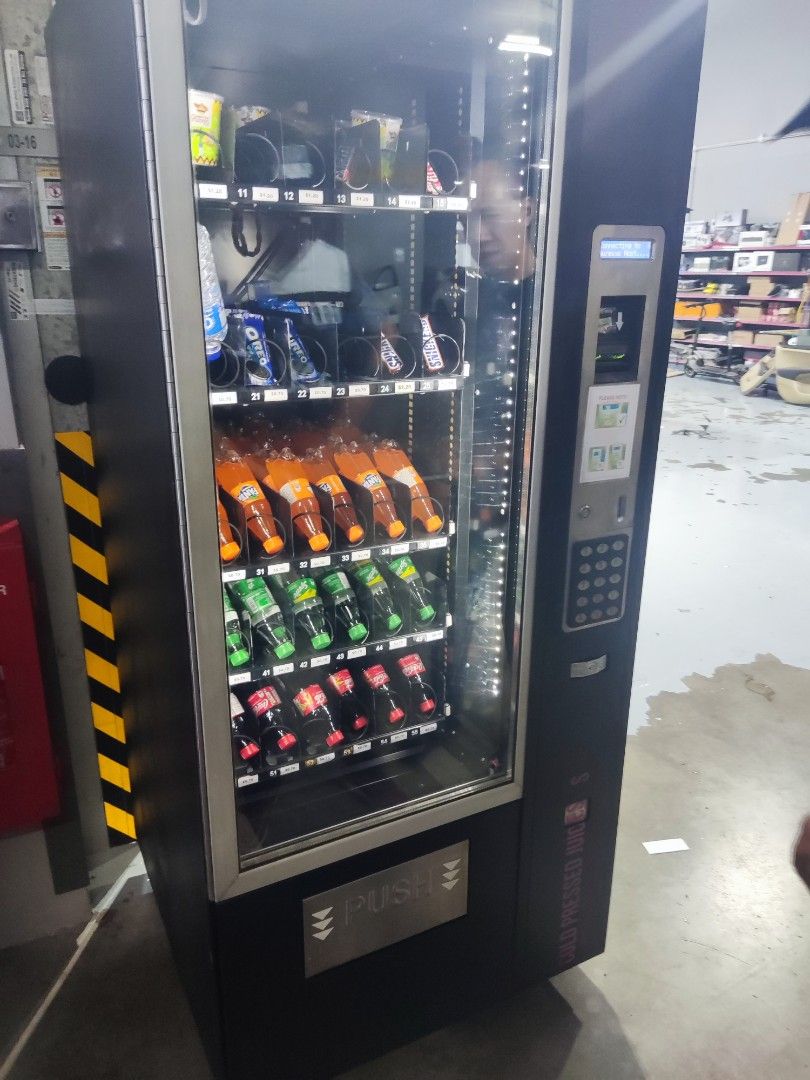 Vending machine, Hobbies & Toys, Memorabilia & Collectibles, Fan ...