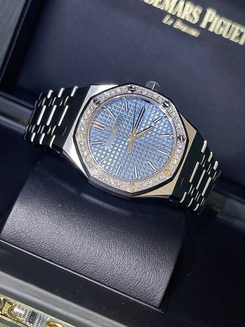 Audemars Piguet AP 77451st blue ice new 23, Luxury, Watches on Carousell