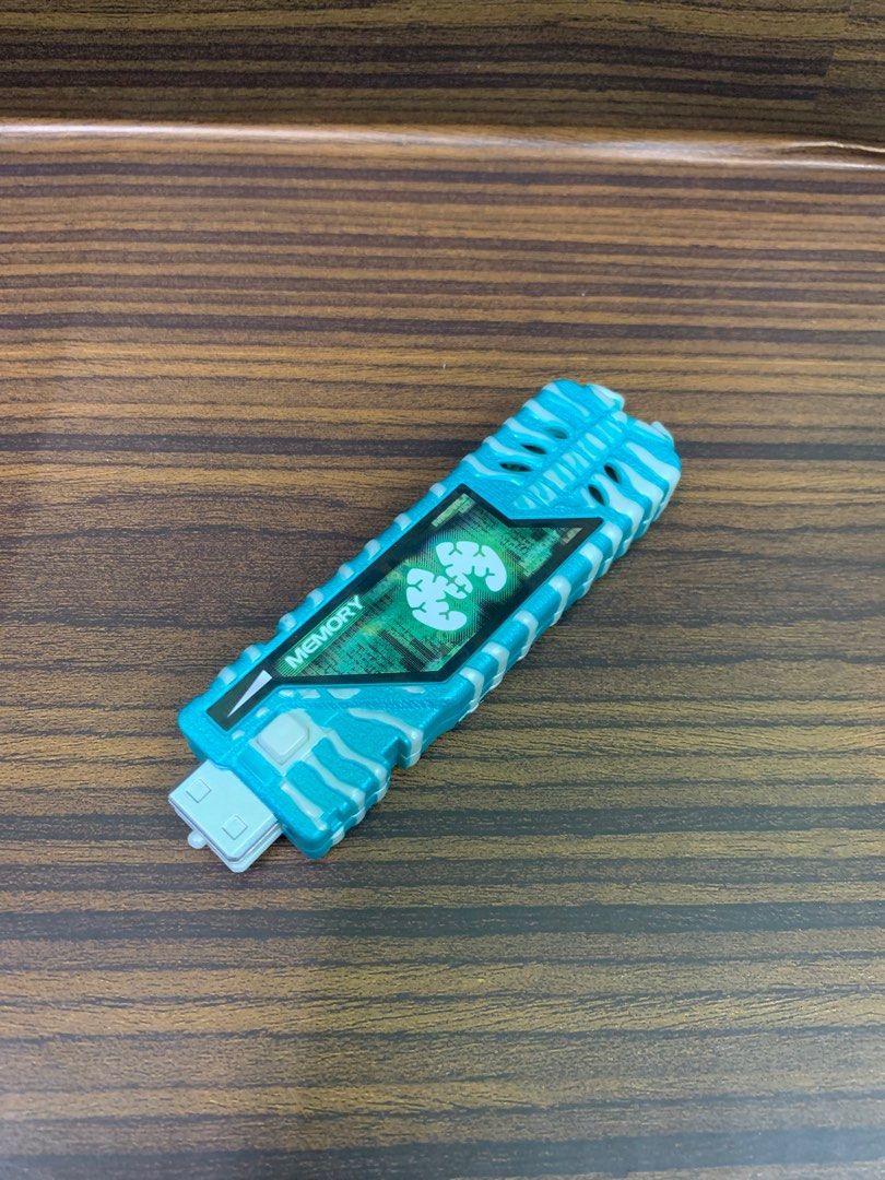 Bandai Kamen Rider W Dx Dopant Gaia Memory Movie Version Kamen Rider ...