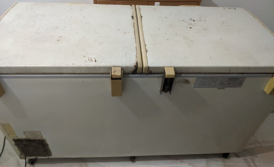Berjaya Double Temperature Converting Chest Freezer 2 Doors, TV & Home ... Berjaya Double Temperature Converting Chest Freezer 2 Doors, TV & Home ...