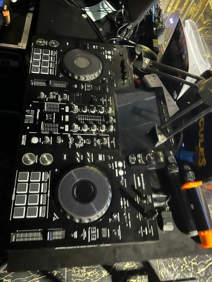 KTV Nightclub DJ Set Sound System & DJ Table (Woofer & Amplifier ...