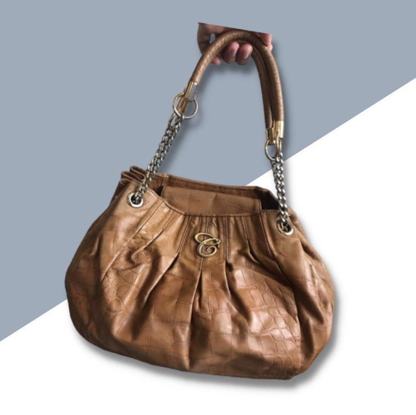 Capacci Chain Shoulderbag, Women's Fashion, Bags & Wallets, Shoulder ...