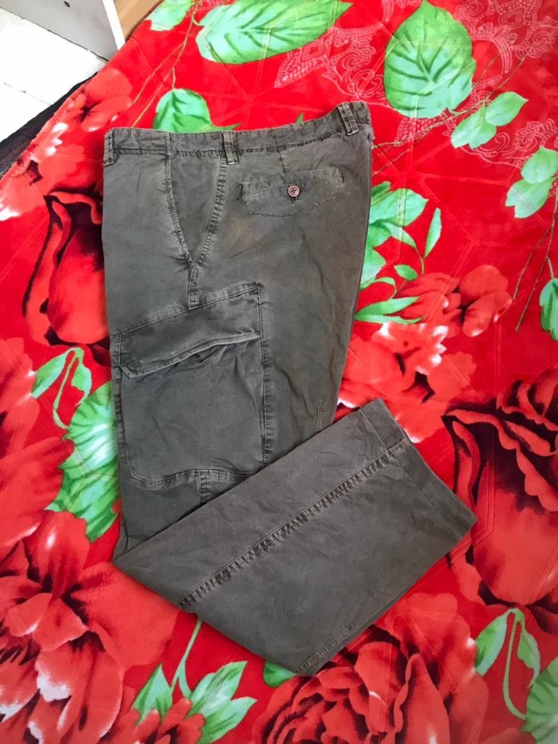 C.P COMPANY Cargo ( pingg 36), Men's Fashion, Bottoms, Joggers on Carousell