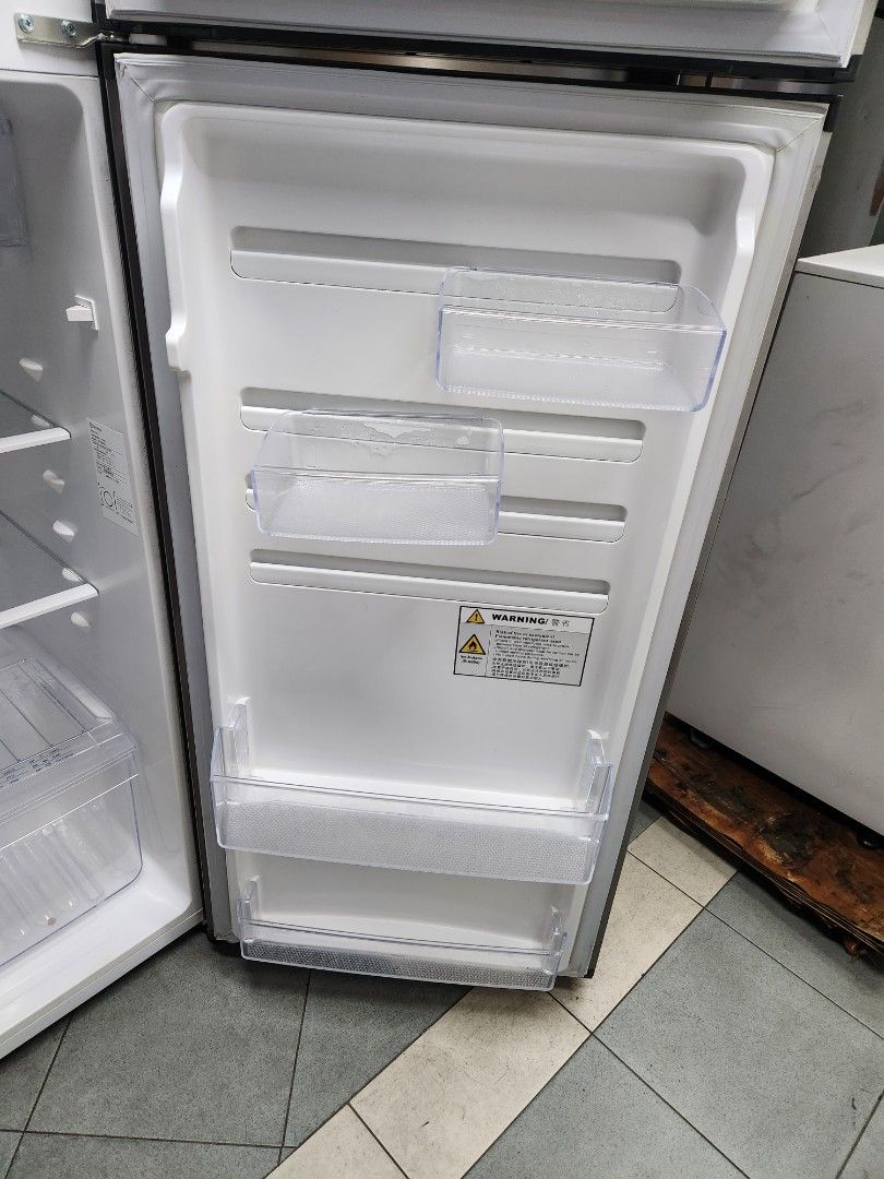 ELECTROLUX Fridge 256L ETB2802H, TV & Home Appliances, Kitchen Appliances, Refrigerators ...