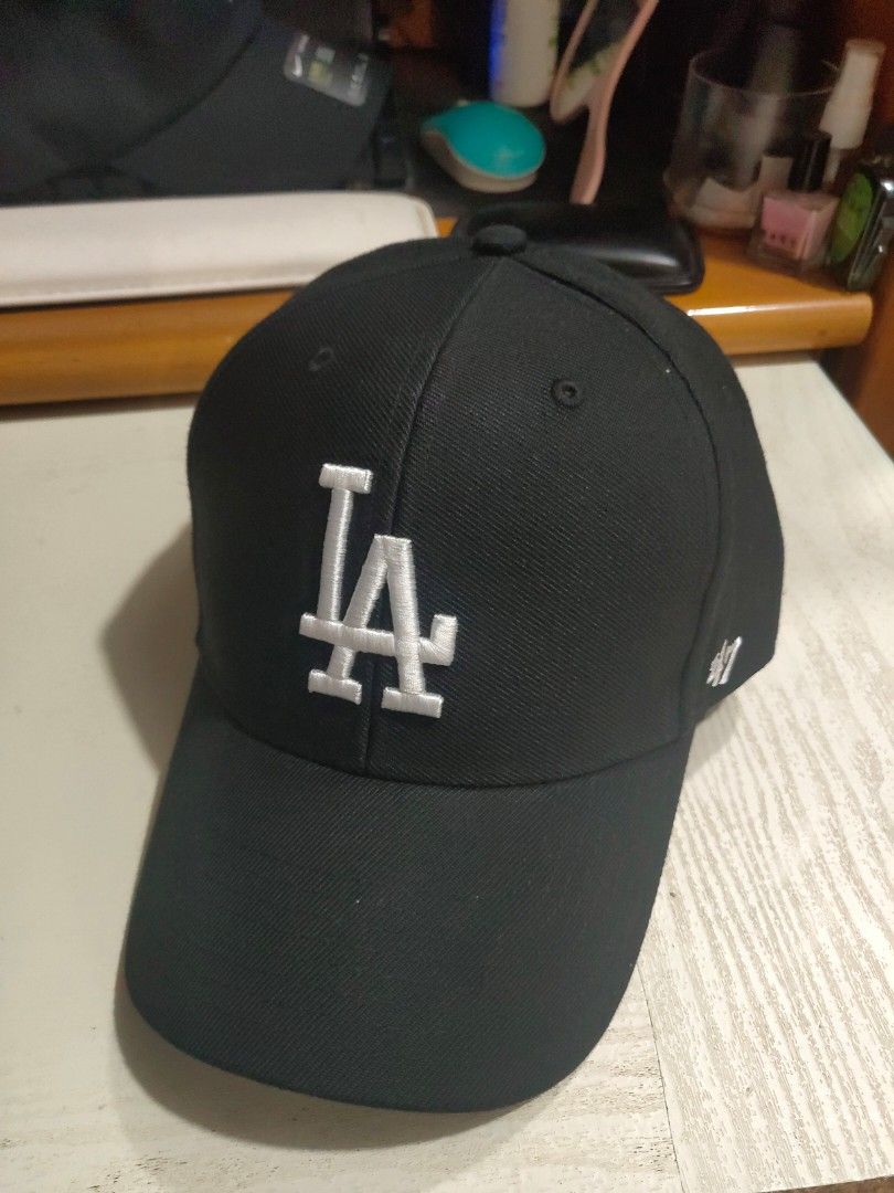 LA cap 帽, 男裝, 手錶及配件, 棒球帽、帽 - Carousell