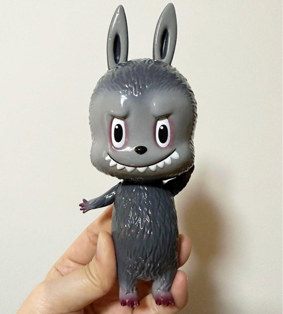 Labubu OG 新版 全新未拆, 興趣及遊戲, 玩具 & 遊戲類 - Carousell