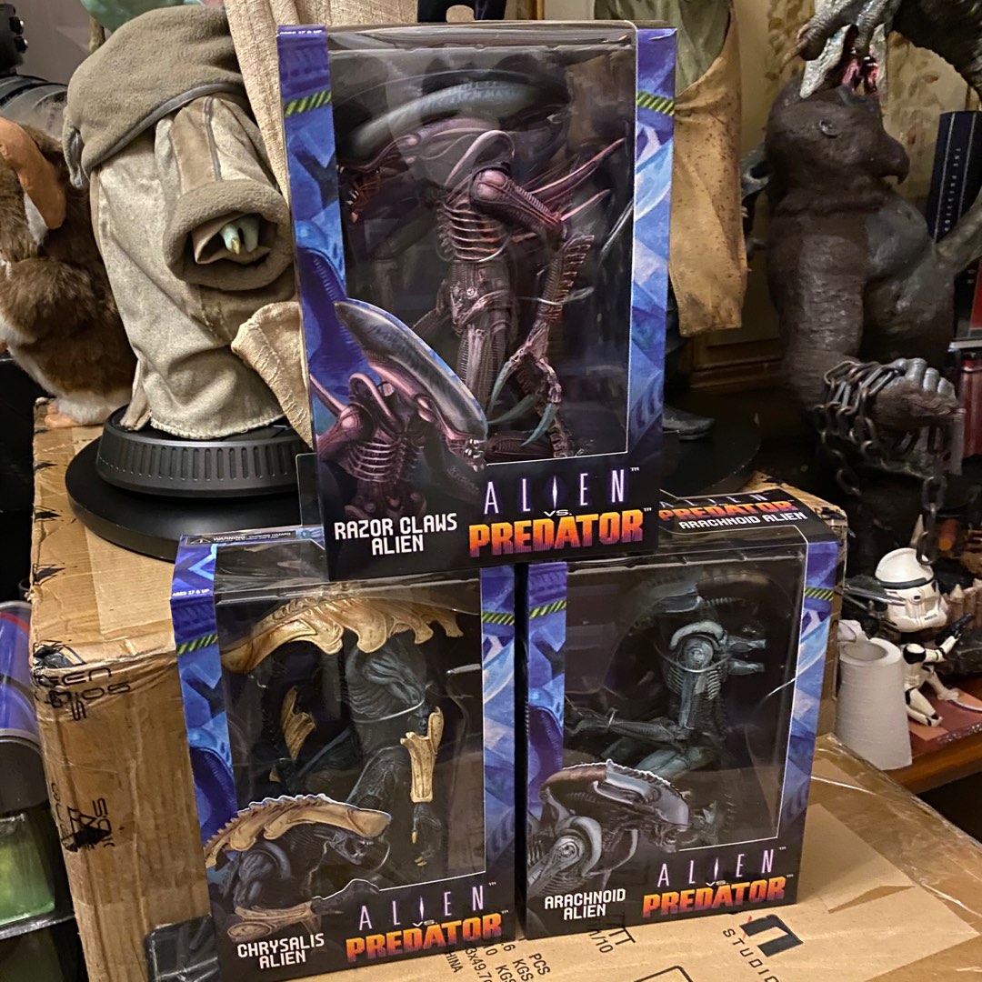 NECA rare alien series of 3, Hobbies & Toys, Toys & Games on Carousell