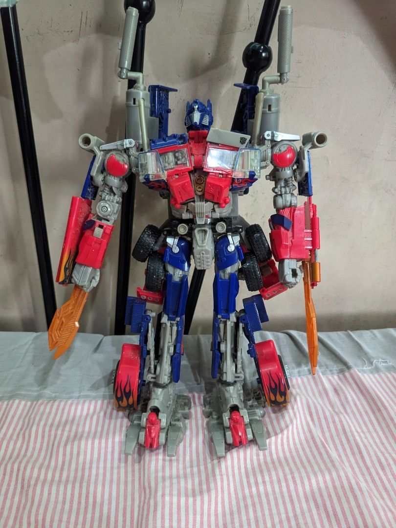 Optimus Prime- Transformers Revenge of The Fallen Figure Can be ...