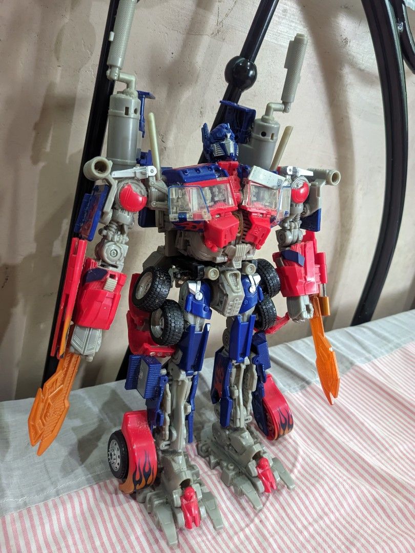 Optimus Prime- Transformers Revenge of The Fallen Figure Can be ...