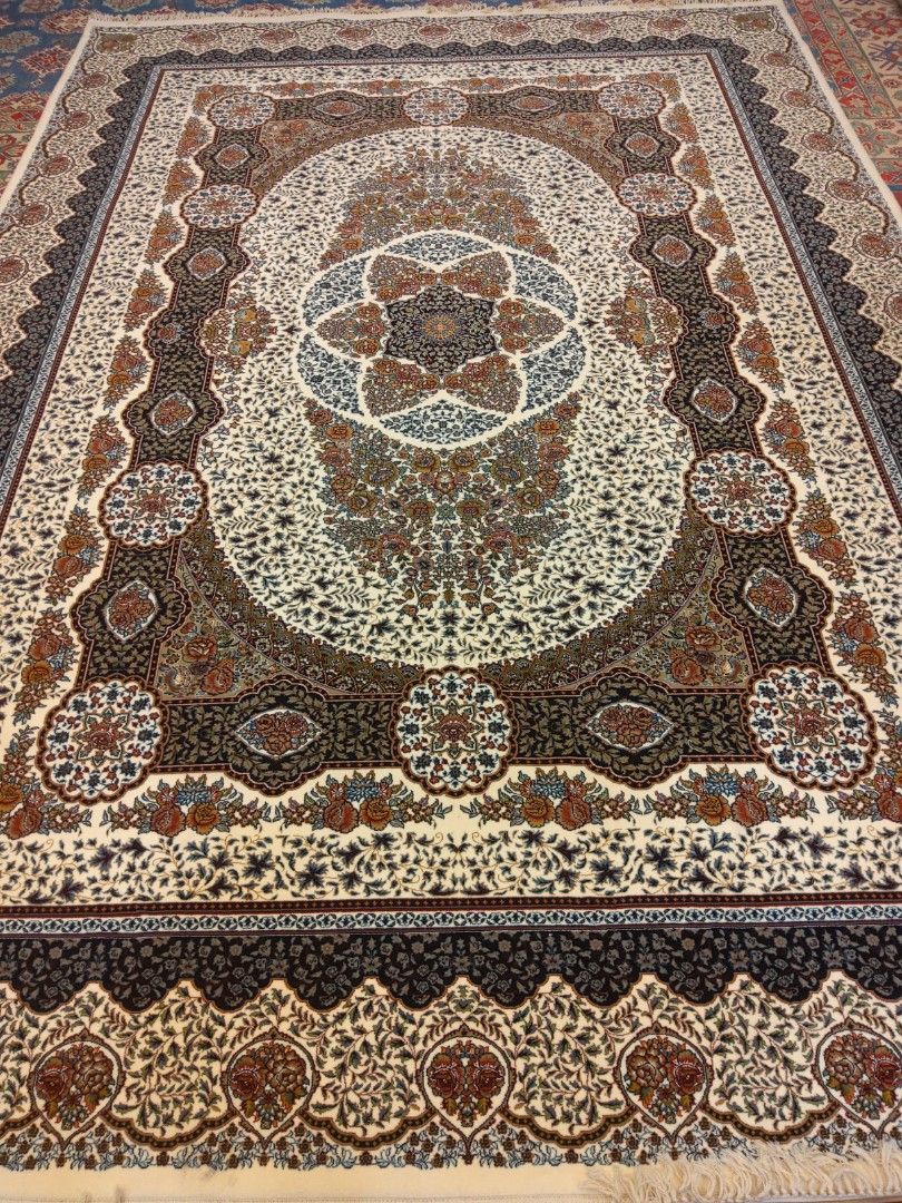 Persian carpet, Furniture & Home Living, Home Decor, Carpets, Mats ...