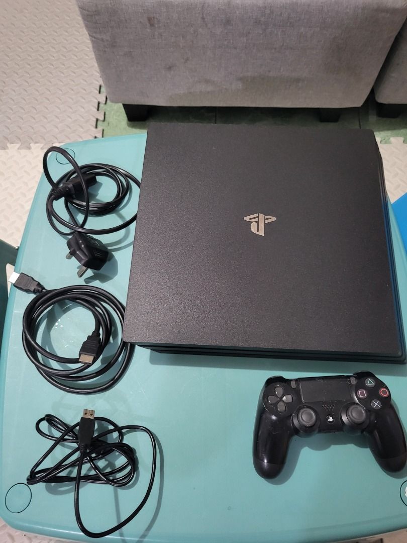 PS4 pro with 1 DS4 controller with compleete cables firmware 9.60 with ...
