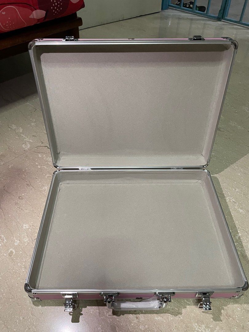 SG Set Instock Hello Kitty Mahjong Pink Limited Edition / Doraemon ...