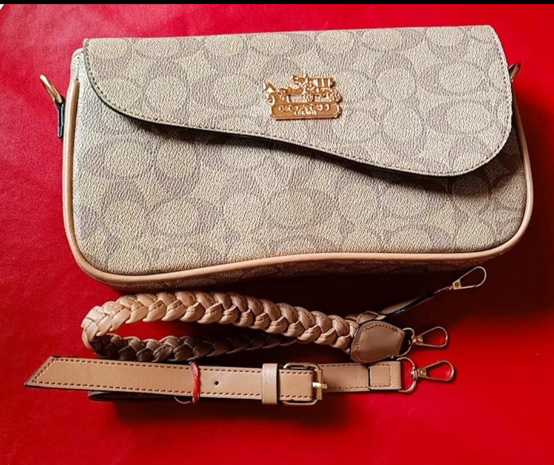 Tas Coach Premium, Fesyen Wanita, Tas & Dompet di Carousell