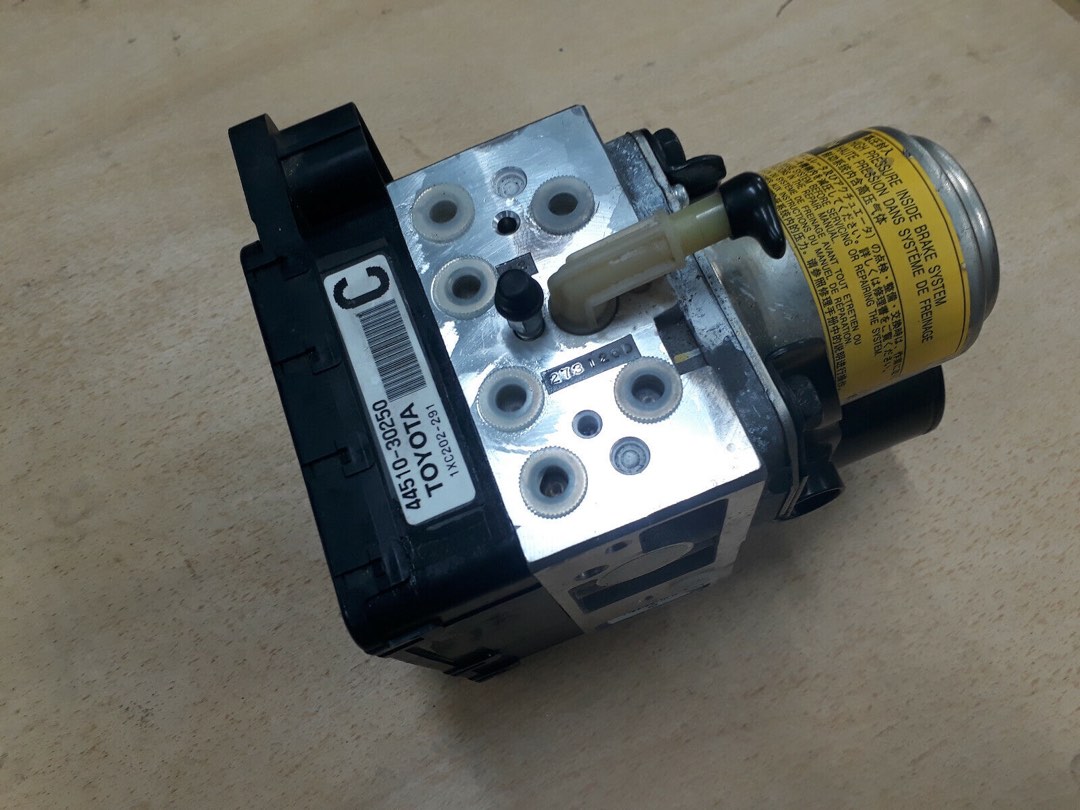 Toyota estima ,camry hybrid abs pump, Car Accessories, Accessories on ...