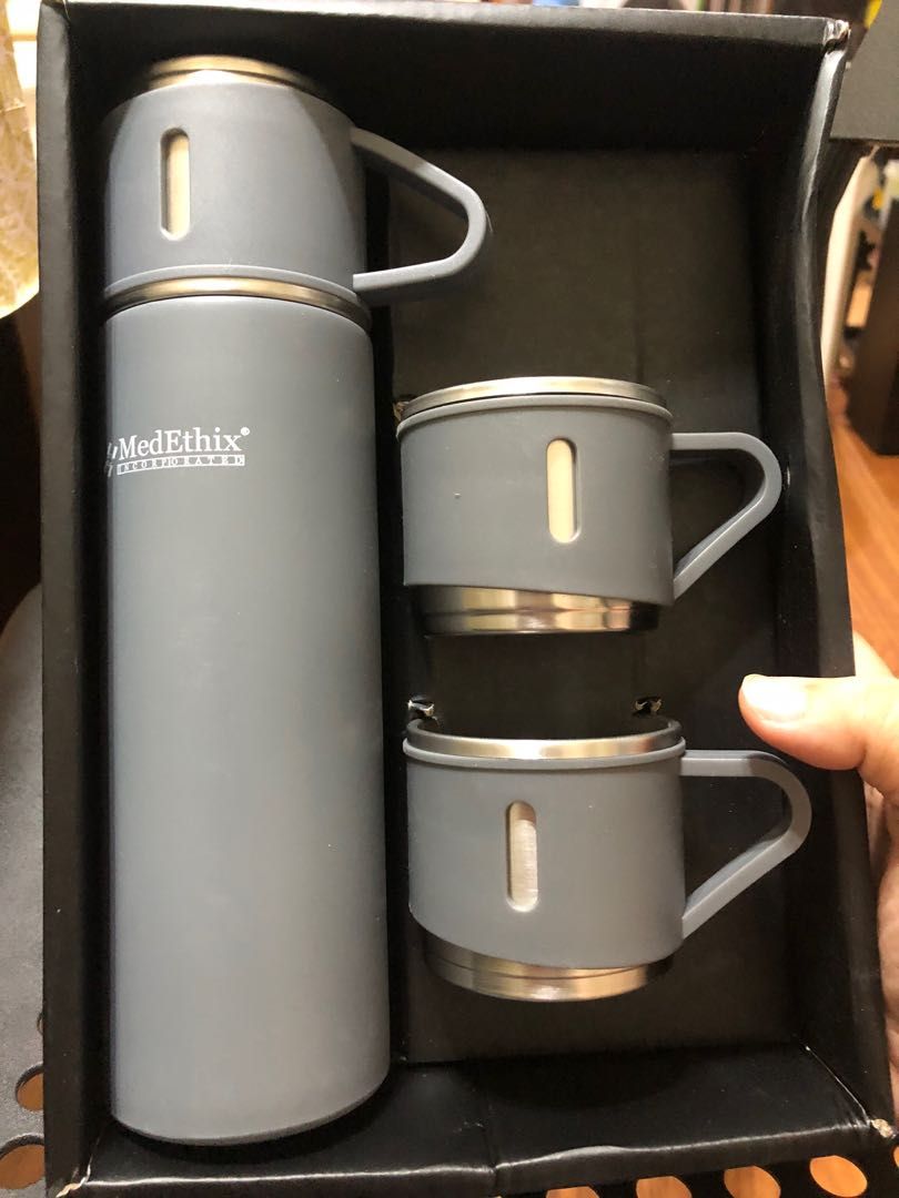 Vacuum flask set in gray color on Carousell
