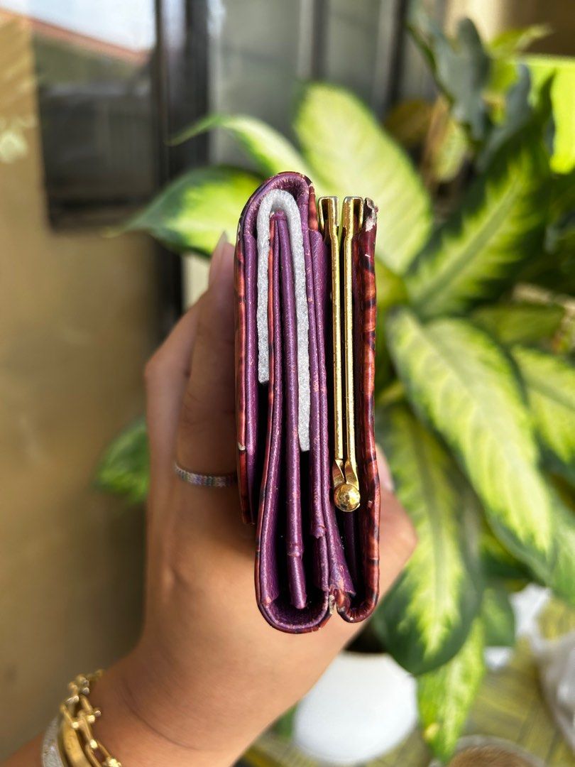 VINCIS BENCH. LOng Wallet, Luxury, Bags & Wallets on Carousell