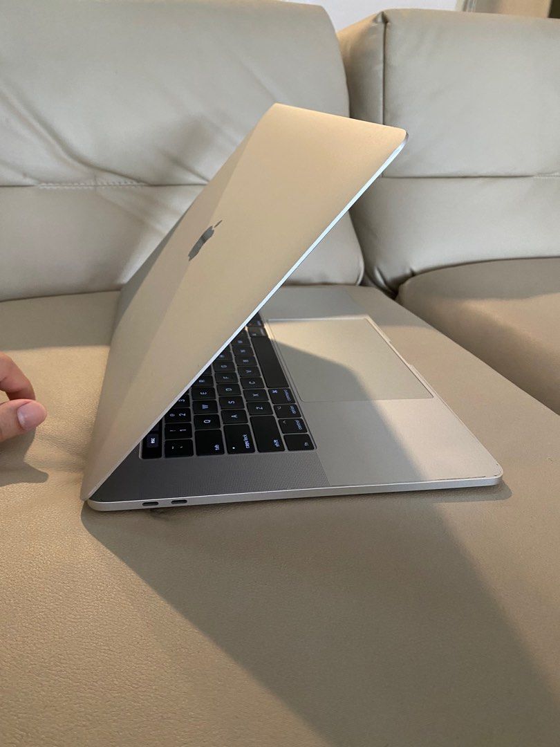 15 inch MacBook Pro 28 battery cycle count, Computers & Tech, Laptops ...