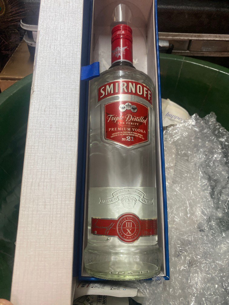 1 litter premium Vodka SMIRNOFF, Food & Drinks, Alcoholic Beverages on ...