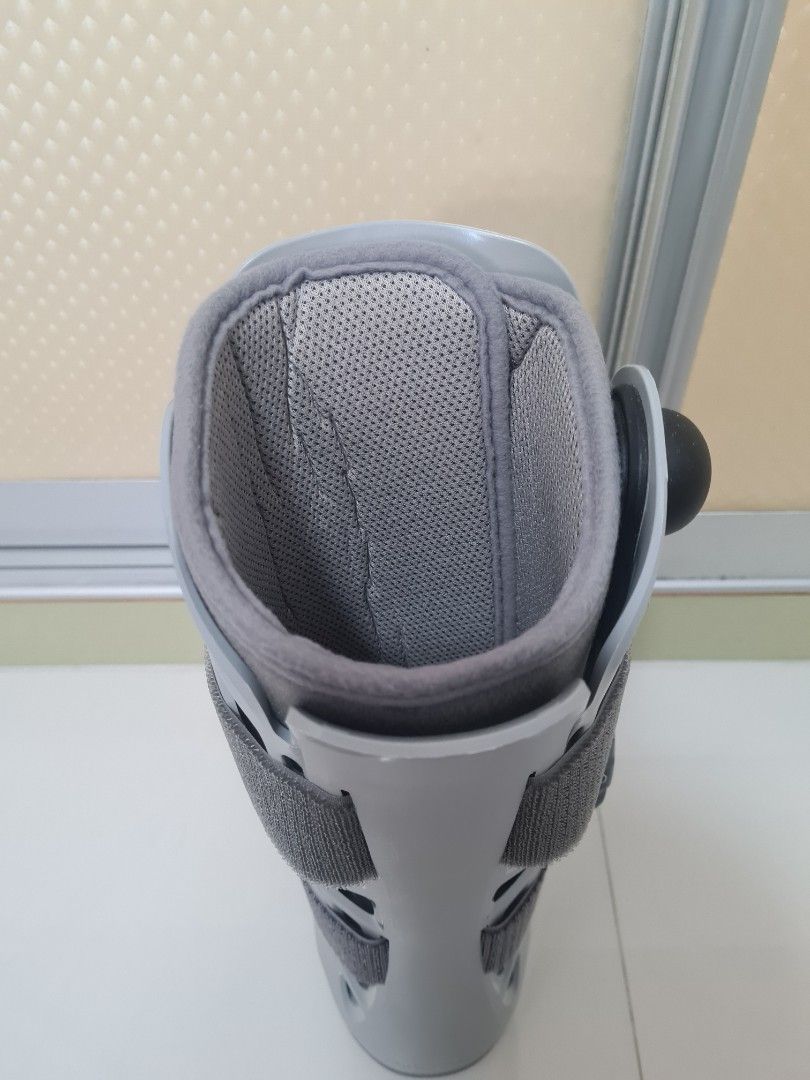 Aircast Walking Boots, Health & Nutrition, Assistive & Rehabilatory ...