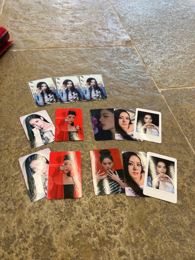 Blackpink Jisoo Me Photocards, Hobbies & Toys, Memorabilia ...