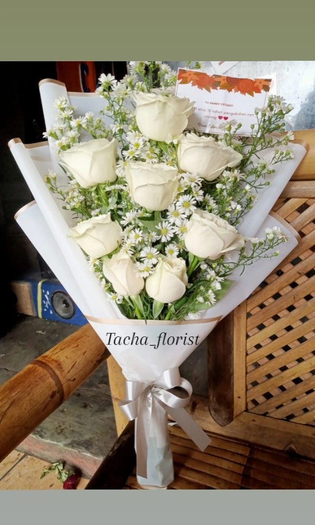 Buket bunga mawar ready cimahi bdg, Perkebunan di Carousell