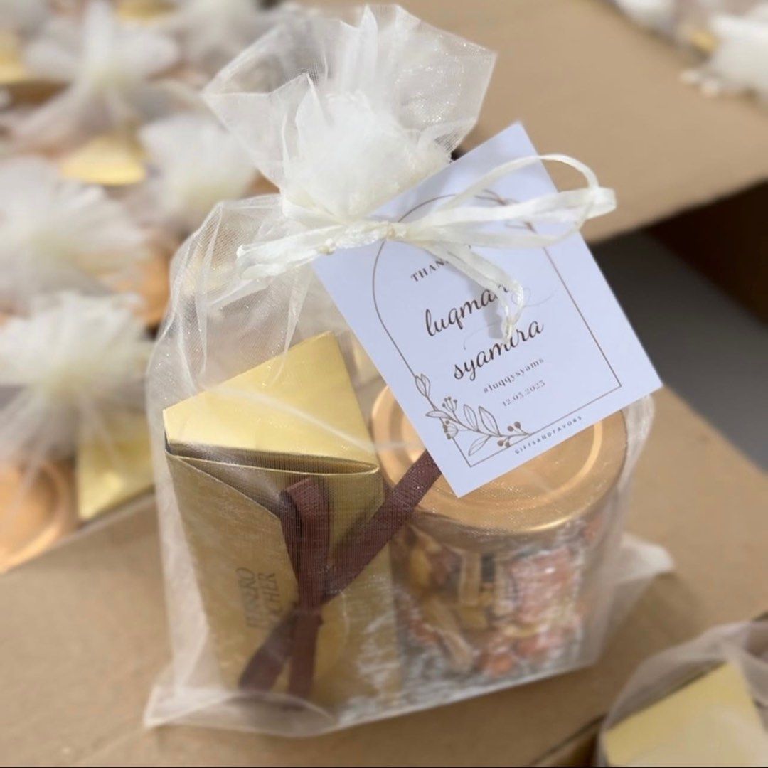 Bundle Berkat Kahwin Wedding Favor Nuts Chocolate Ferrero Rocher, Food ...