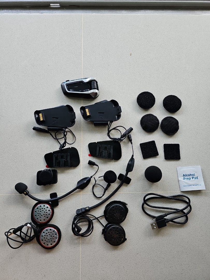 Cardo Packtalk Bold, Motorcycles, Motorcycle Accessories on Carousell