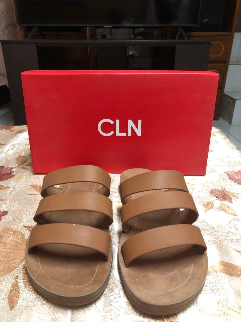 CLN Slippers, Women's Fashion, Footwear, Flats & Sandals on Carousell