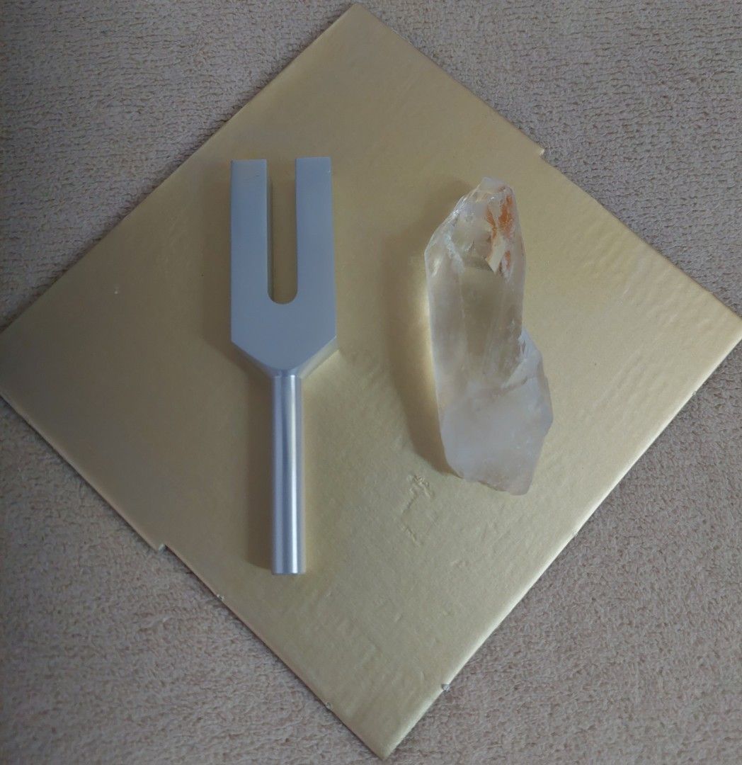 Crystal Tuning fork, Women's Fashion, Jewelry & Organisers, Precious ...