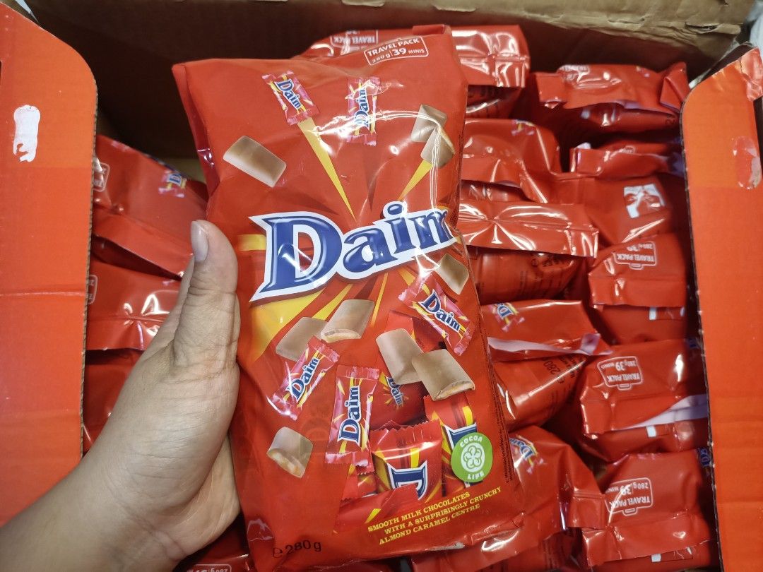 Daim chocolate, Food & Drinks, Other Food & Drinks on Carousell