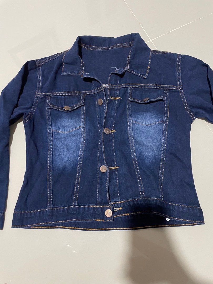 Denim Jacket outer, Fesyen Wanita, Pakaian Wanita, Baju Luaran di Carousell