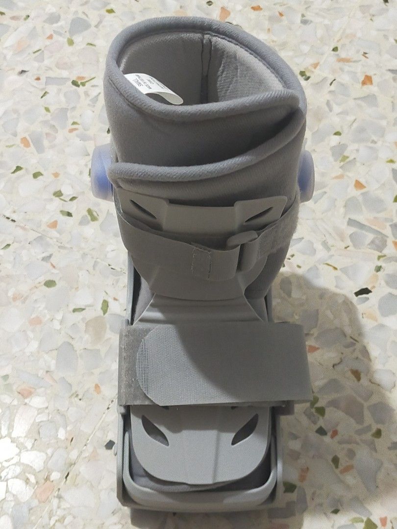 DeRoyal Full Shell 2 Cast Fracture Walker Boot and Clutches, Health ...