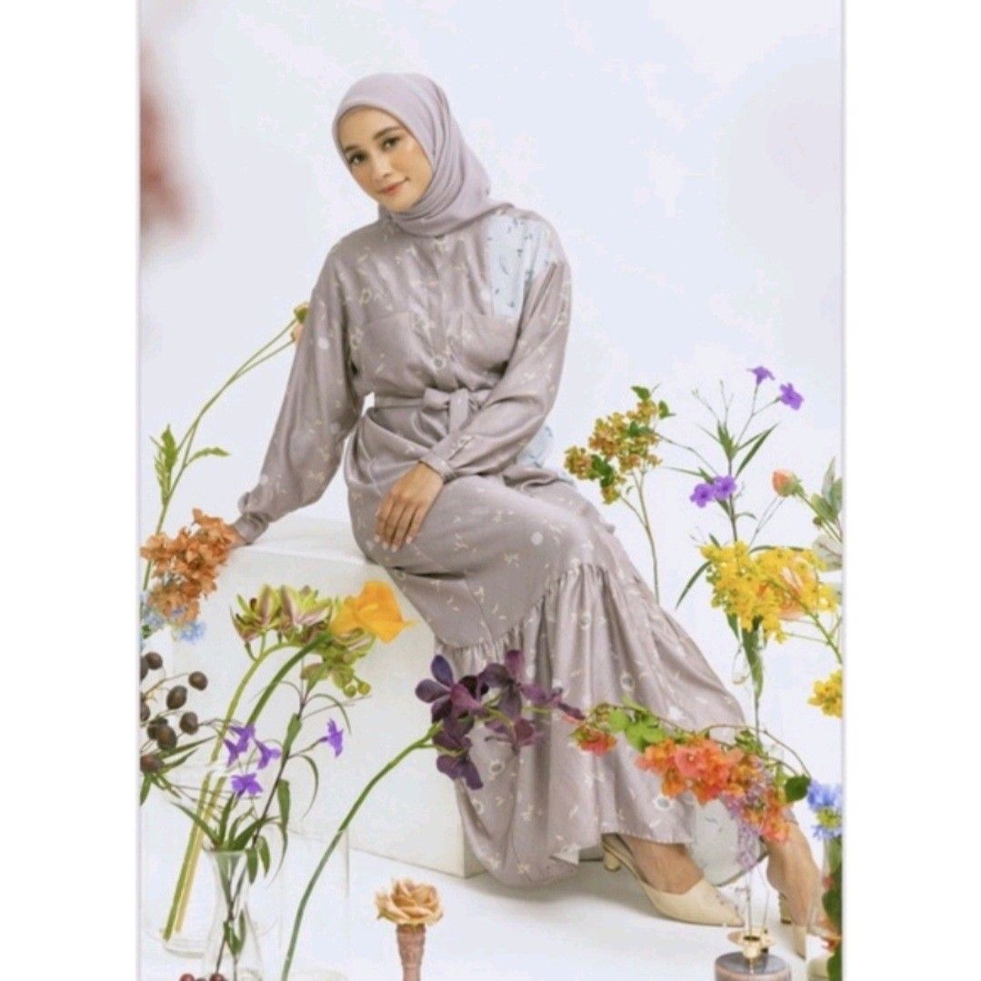 Elaina Dress kamiidea cosmic lilac, Fesyen Wanita, Pakaian Wanita, Gaun ...