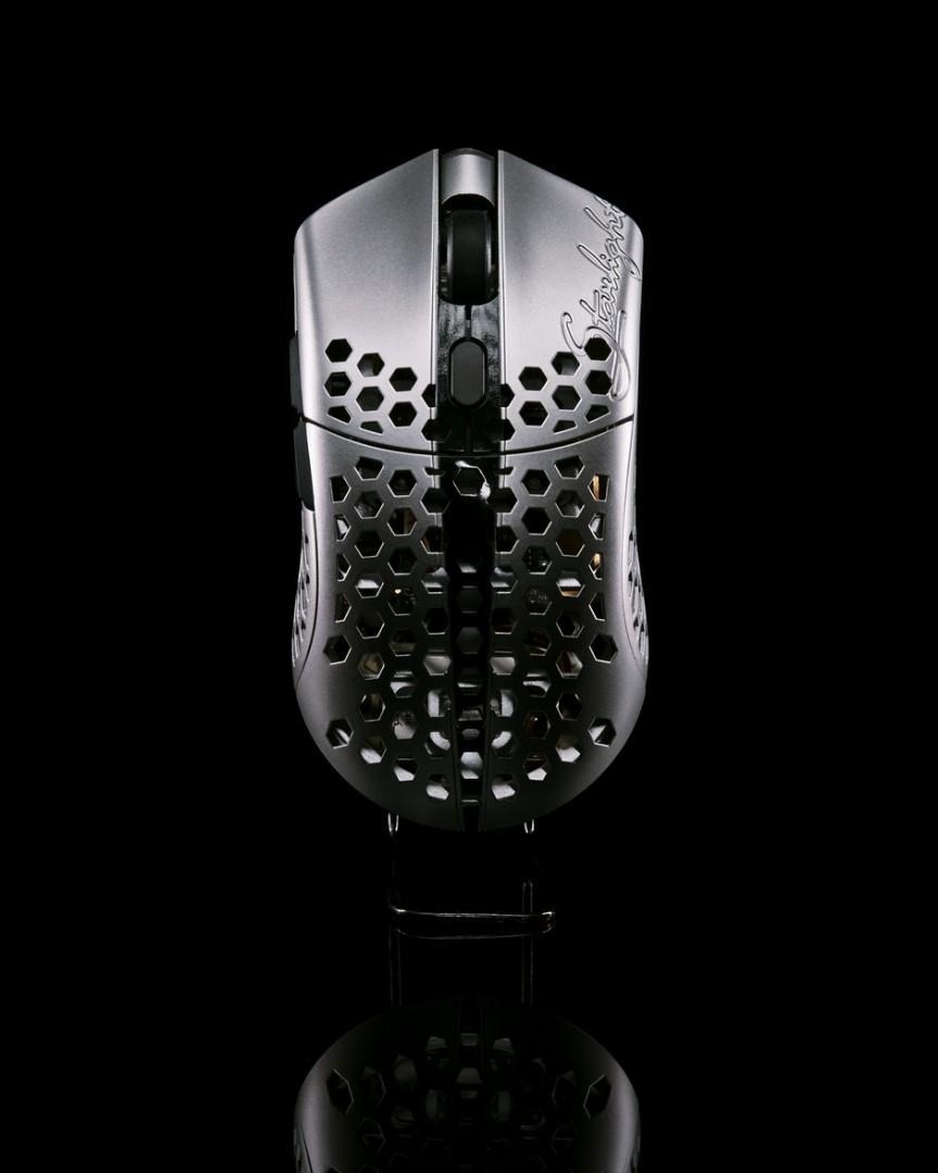 Finalmouse Starlight Pro Tenz Small, Computers & Tech, Parts ...