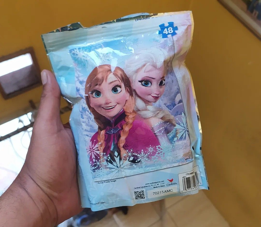 Frozen puzzle Disney Ori msh mulus, Toys & Collectibles, Mainan di Carousell