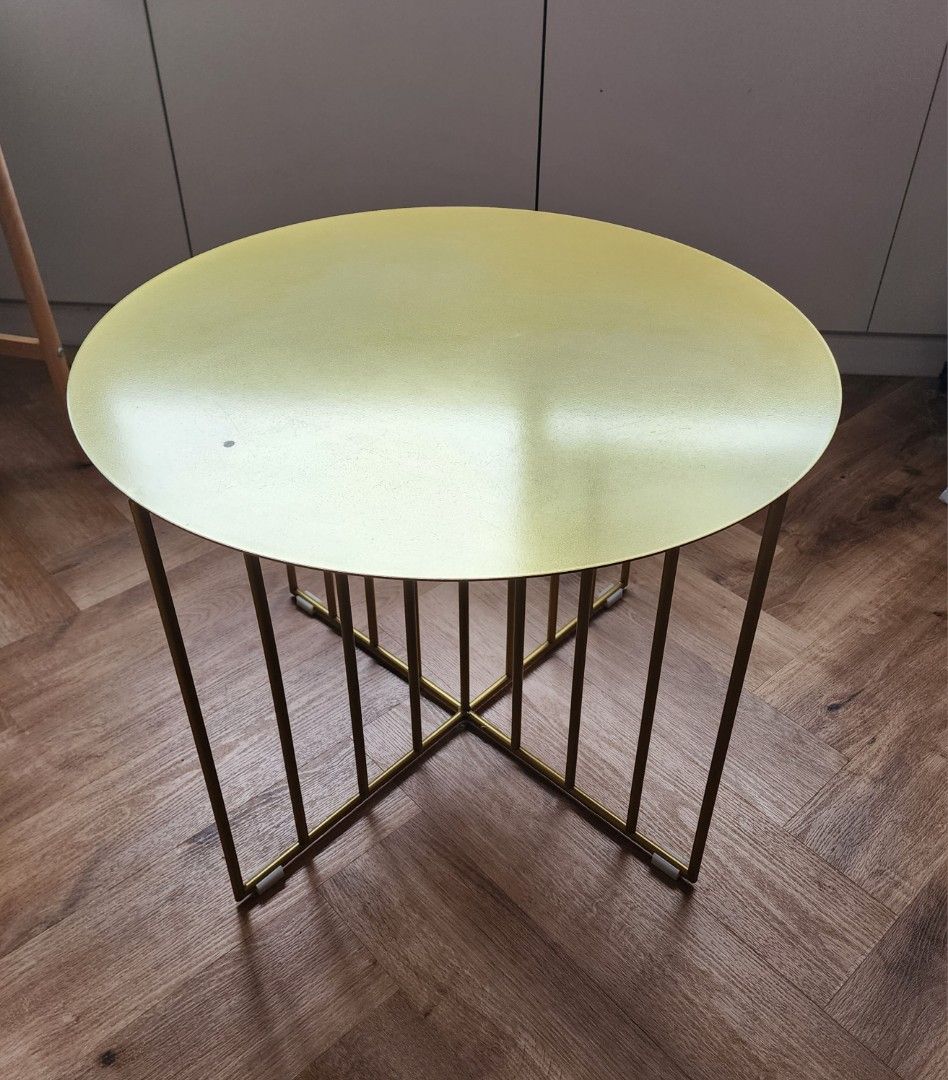 Gold, round coffee table (Alexa from Como Decor), Furniture & Home ...