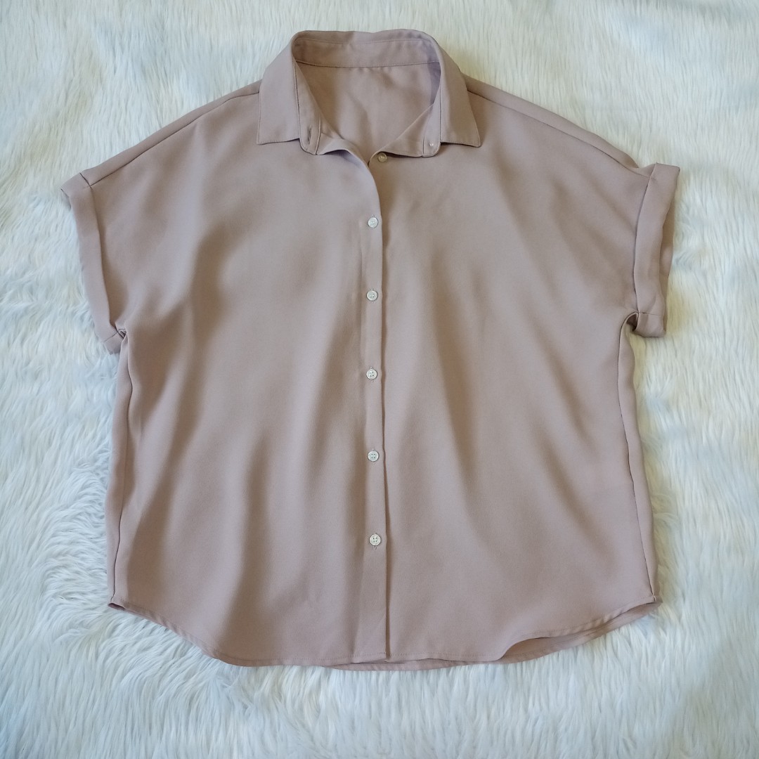 GU Short Sleeve Blouse, Women's Fashion, Tops, Blouses on Carousell