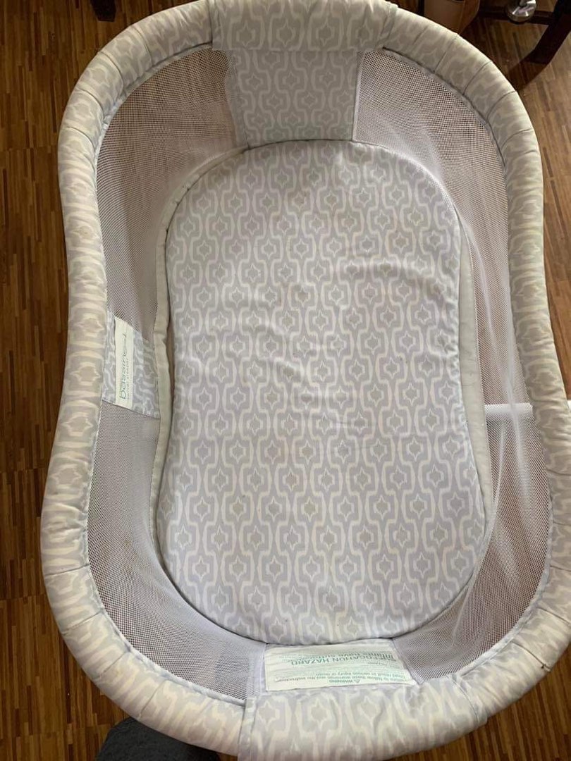 Halo basisinet swivel crib on Carousell