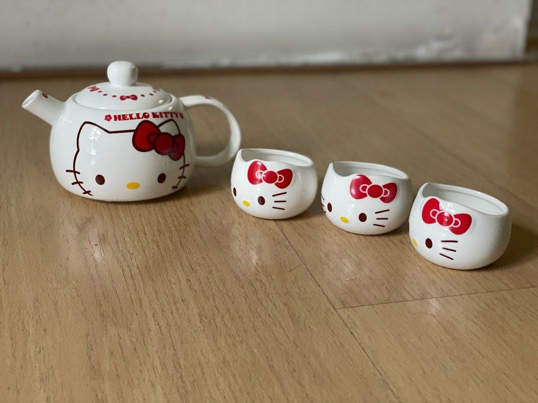 Hello Kitty ceramic tea set, Furniture & Home Living, Kitchenware ...