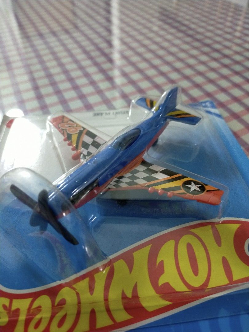 Hot wheels stunt plane, Hobbies & Toys, Toys & Games on Carousell
