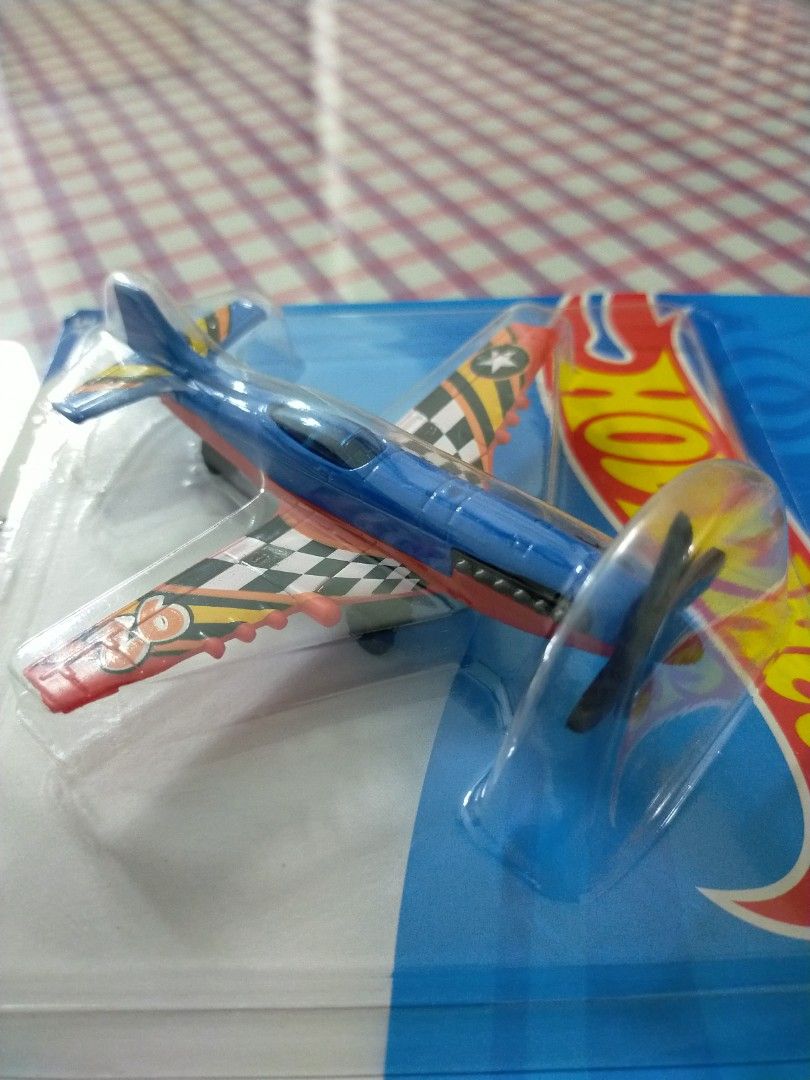 Hot wheels stunt plane, Hobbies & Toys, Toys & Games on Carousell